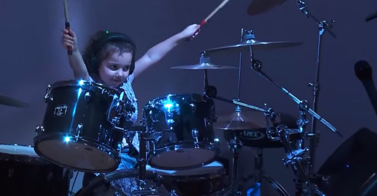 Esta Increíble Baterista De Sólo Cinco Años Será Lo Más Sorprendente ...